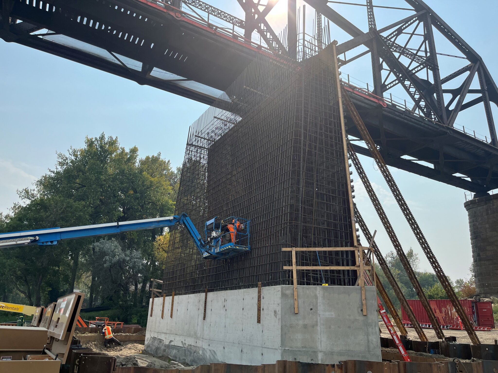 Project Updates - Bismarck Rail Bridge Project | BNSF
